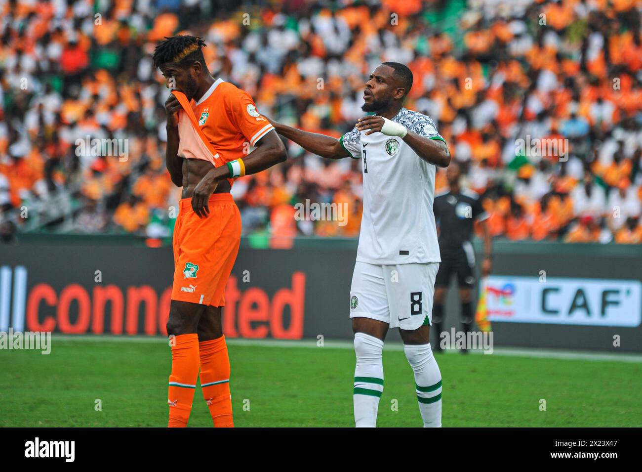 Cote d'ivoire shengolpixs soccer hi-res stock photography and images ...