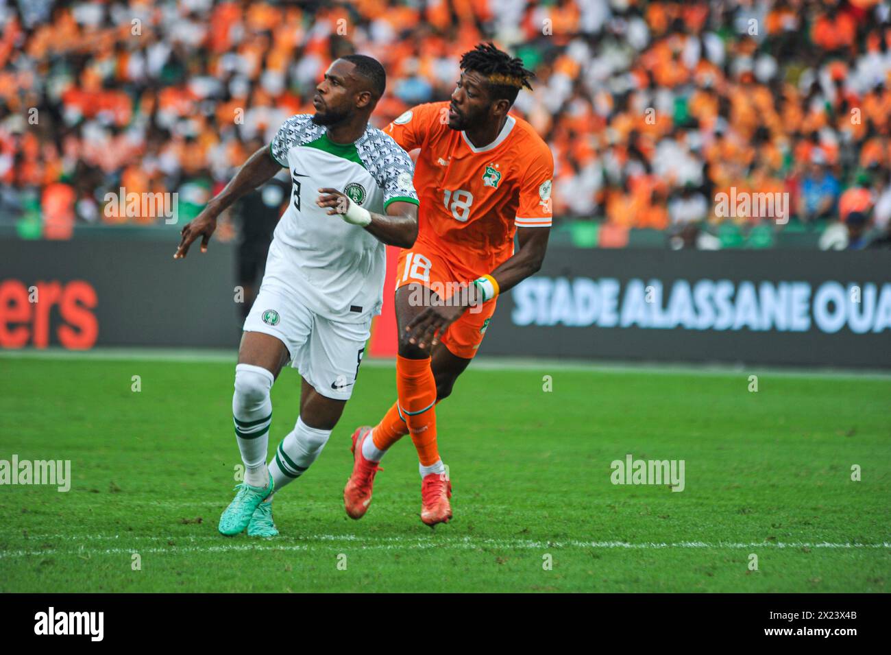 Cote d'ivoire shengolpixs soccer hi-res stock photography and images ...