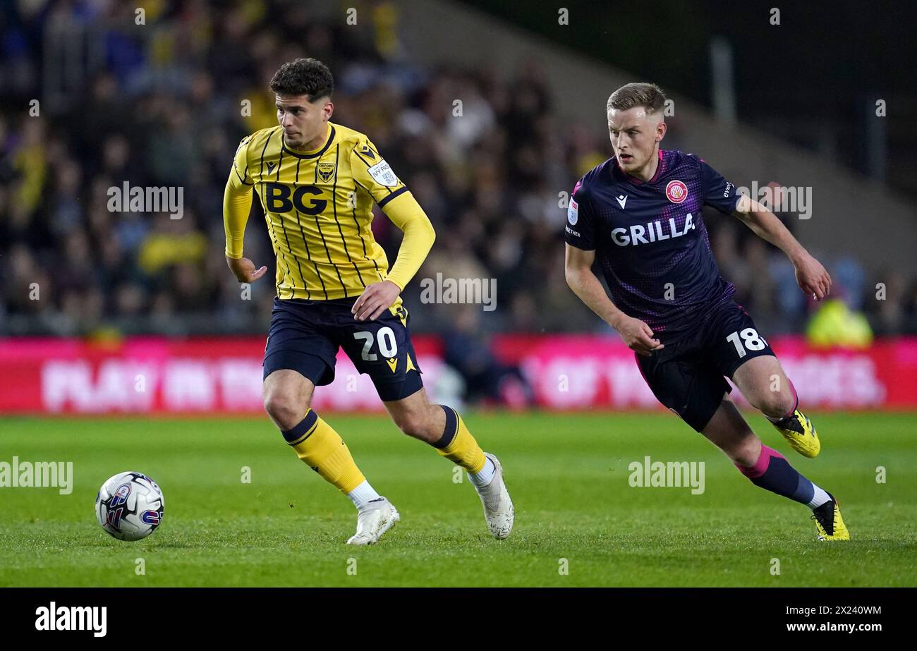 Oxford United's Ruben Rodrigues (left) and Stevenage's Harvey White in ...