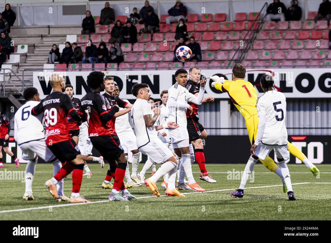 HELMOND - 19-04 -2024. GS Staalwerken stadium. Keuken Kampioen Divisie ...