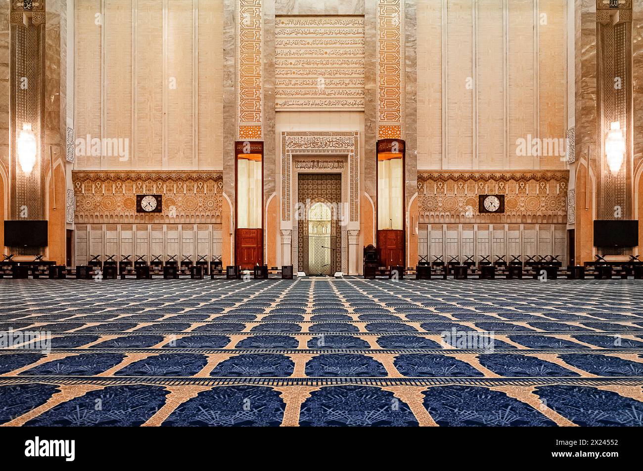 the magnificence of the interiors of the great mosque in Kuwait City ...