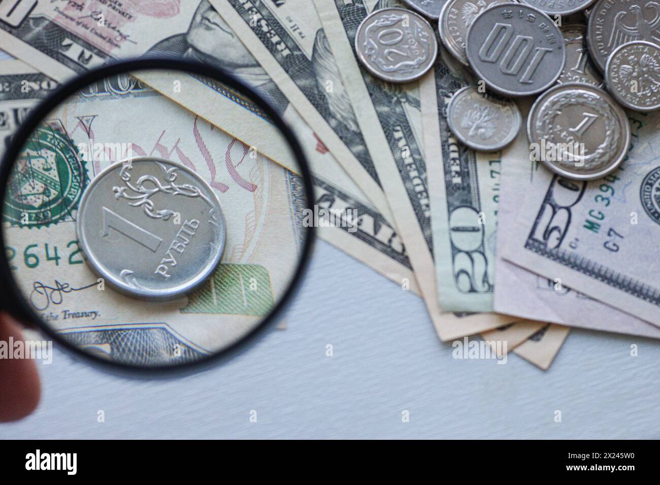 Default in Russia and strengthening of ruble. One Russian ruble under a ...