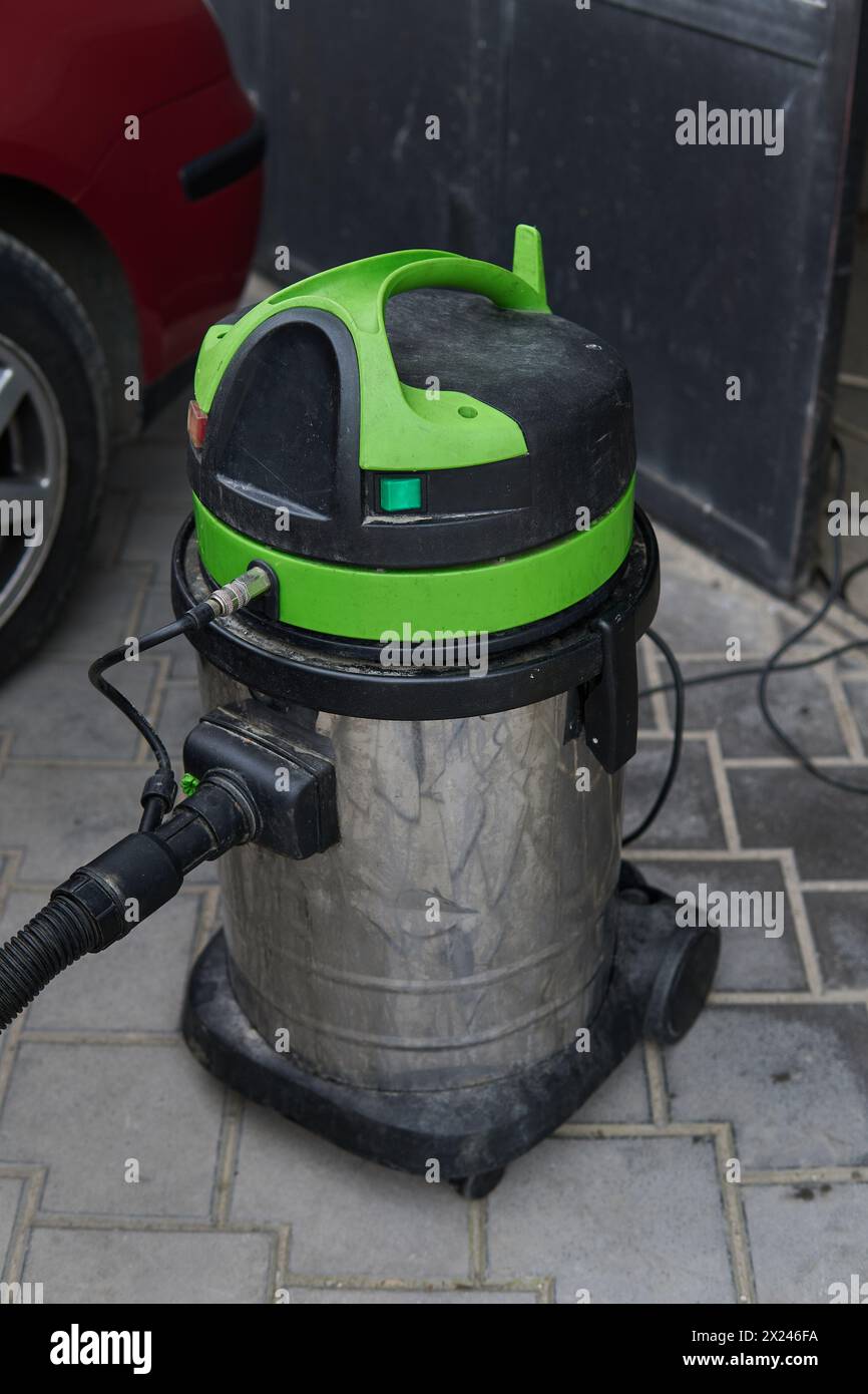 Wet dry vacuum hi-res stock photography and images - Alamy
