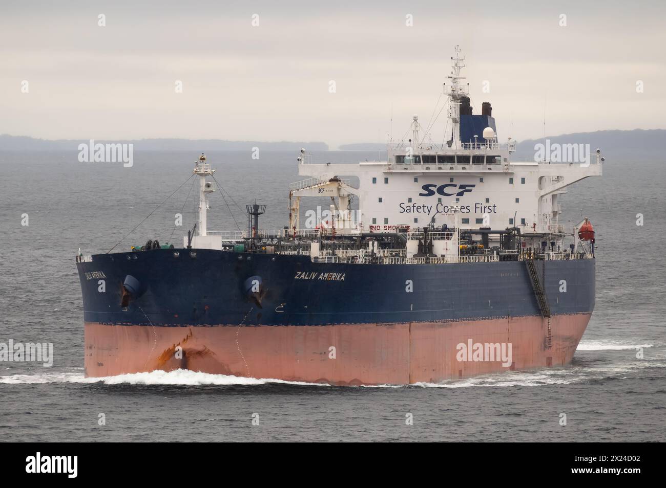 Aframax-Tanker ZALIV AMERIKA at the Great Belt Stock Photo - Alamy