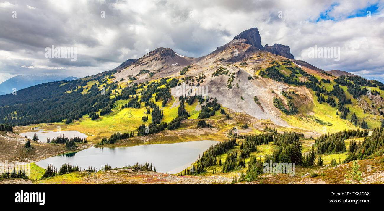 Canadian Nature Mountain Landscape Background Stock Photo - Alamy