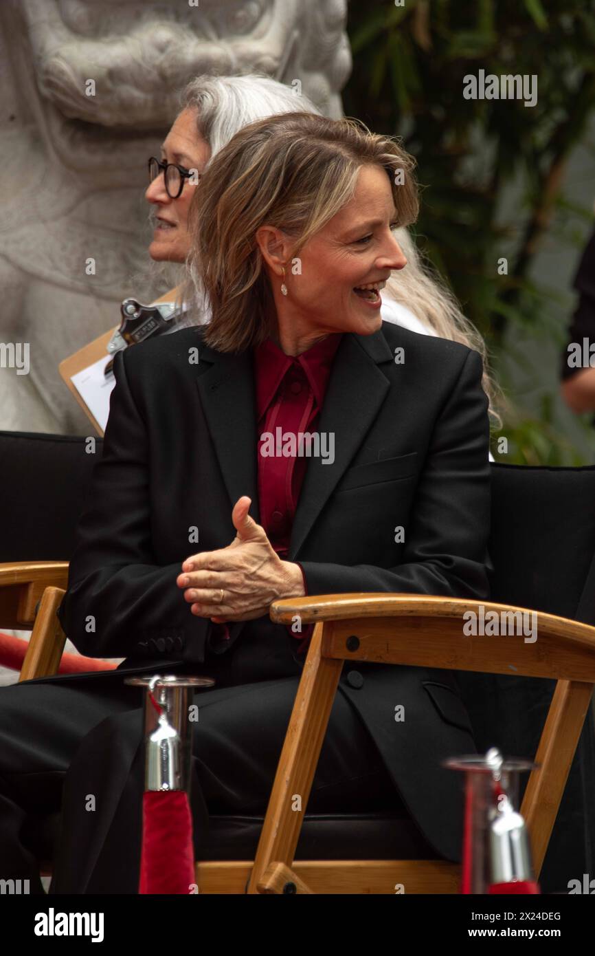 Jodie foster hand and foot print ceremony hi-res stock photography and ...
