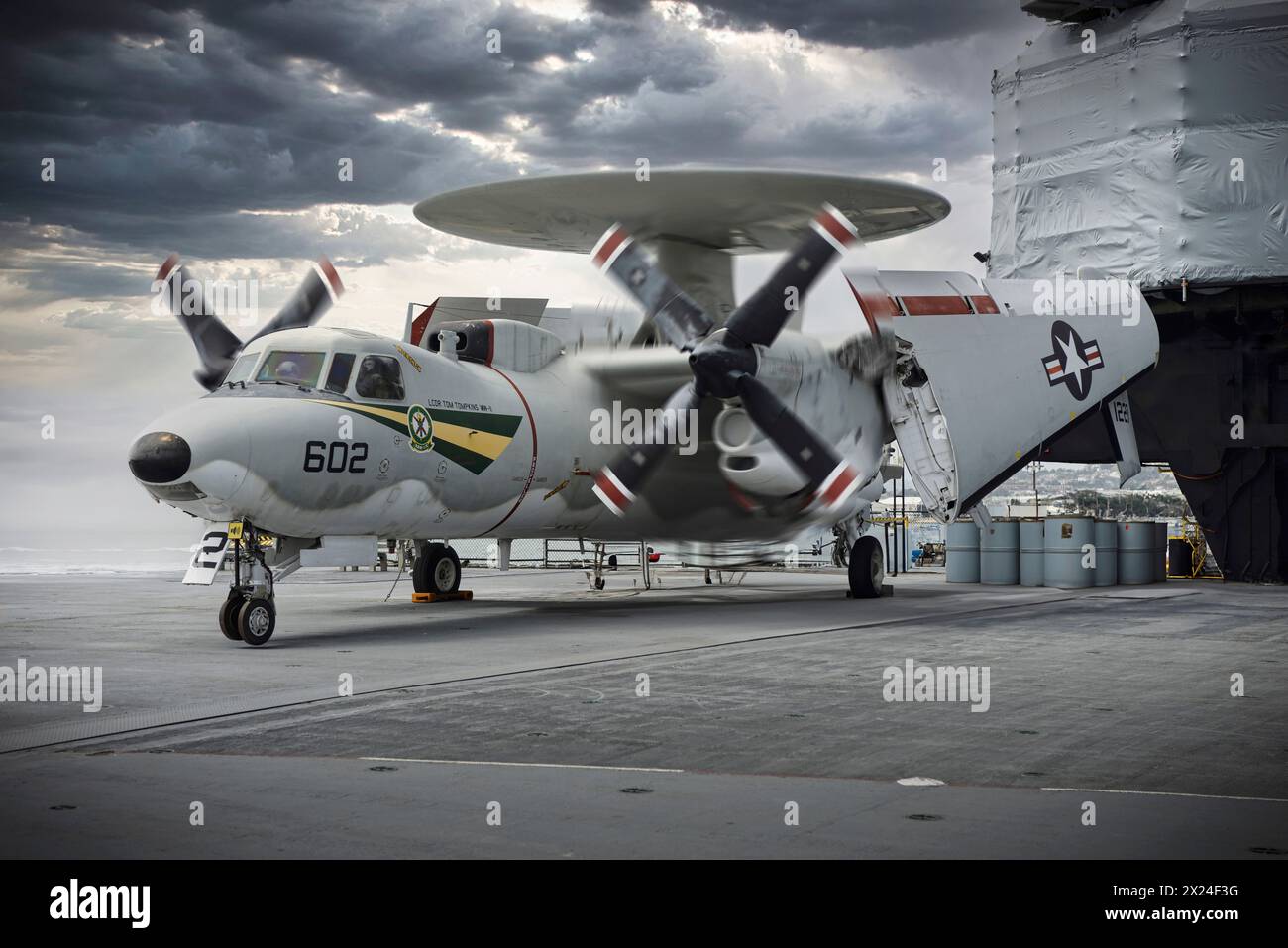 Us navy deck hi-res stock photography and images - Alamy