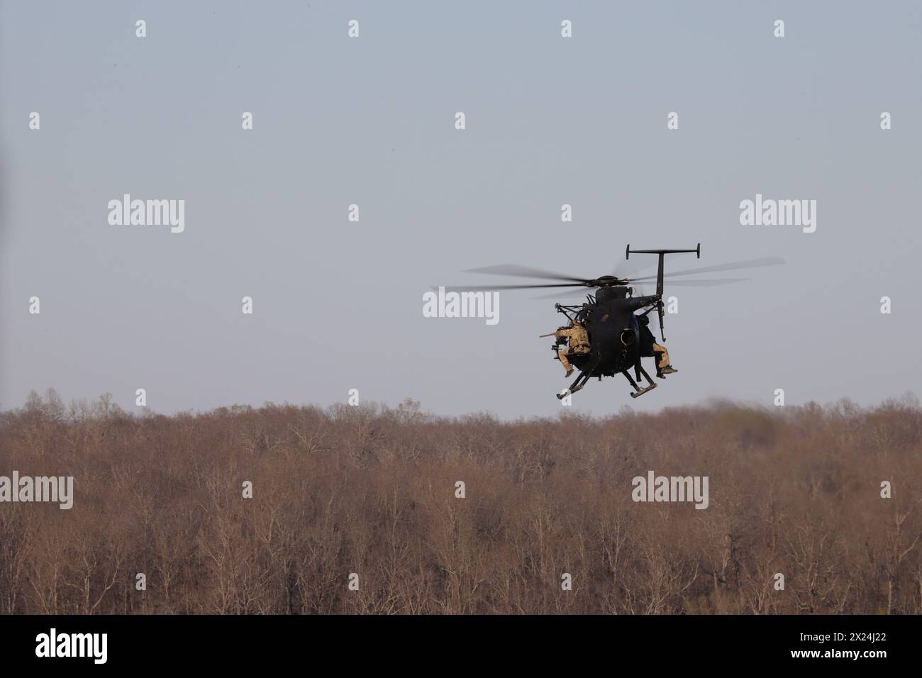 Green Berets assigned to 5th Special Forces Group (Airborne) conduct ...