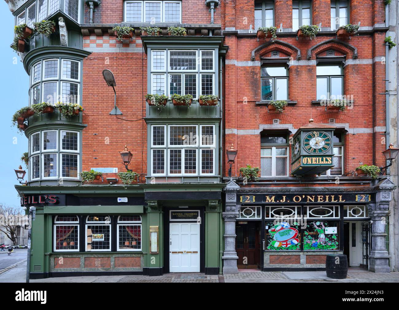 Traditional Irish pub building with leaded glass windows Stock Photo ...