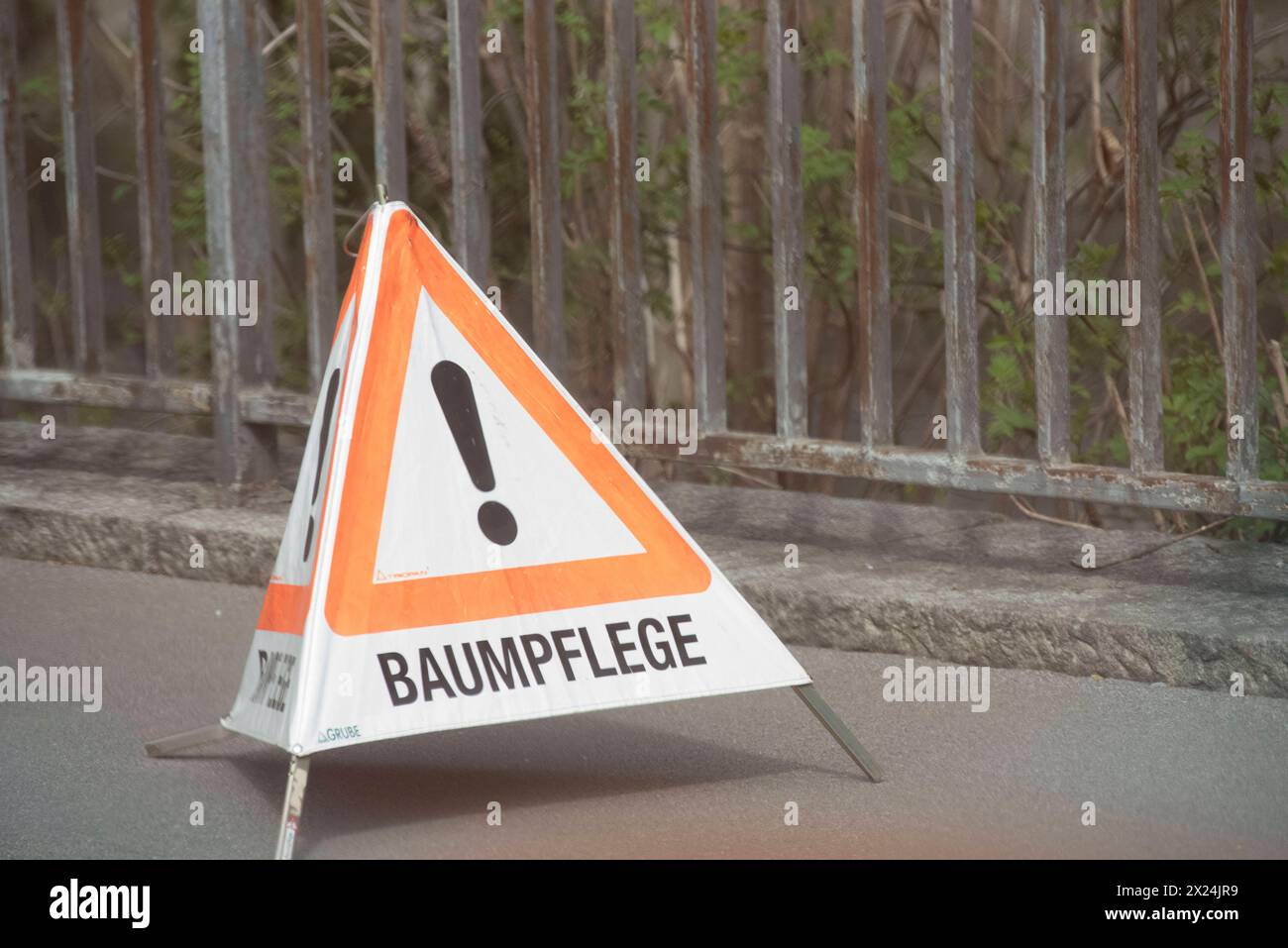 sign or logo for tree works, taking care of trees sign or logo for tree ...