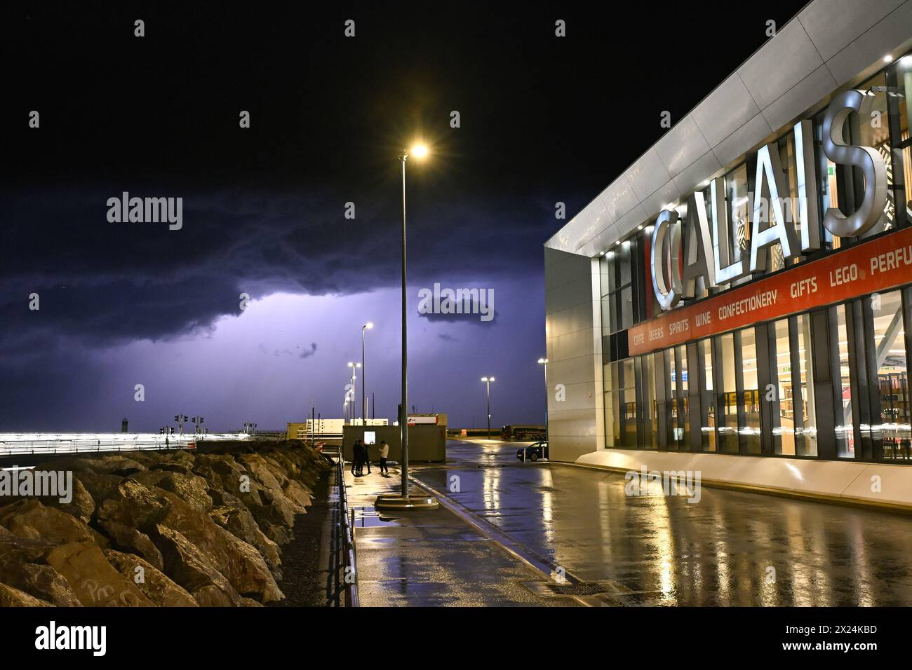 Calais port terminal hi-res stock photography and images - Alamy