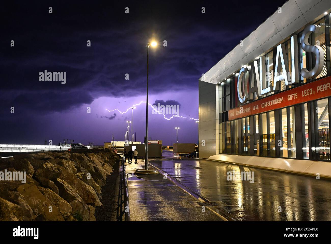 Calais port terminal hi-res stock photography and images - Alamy
