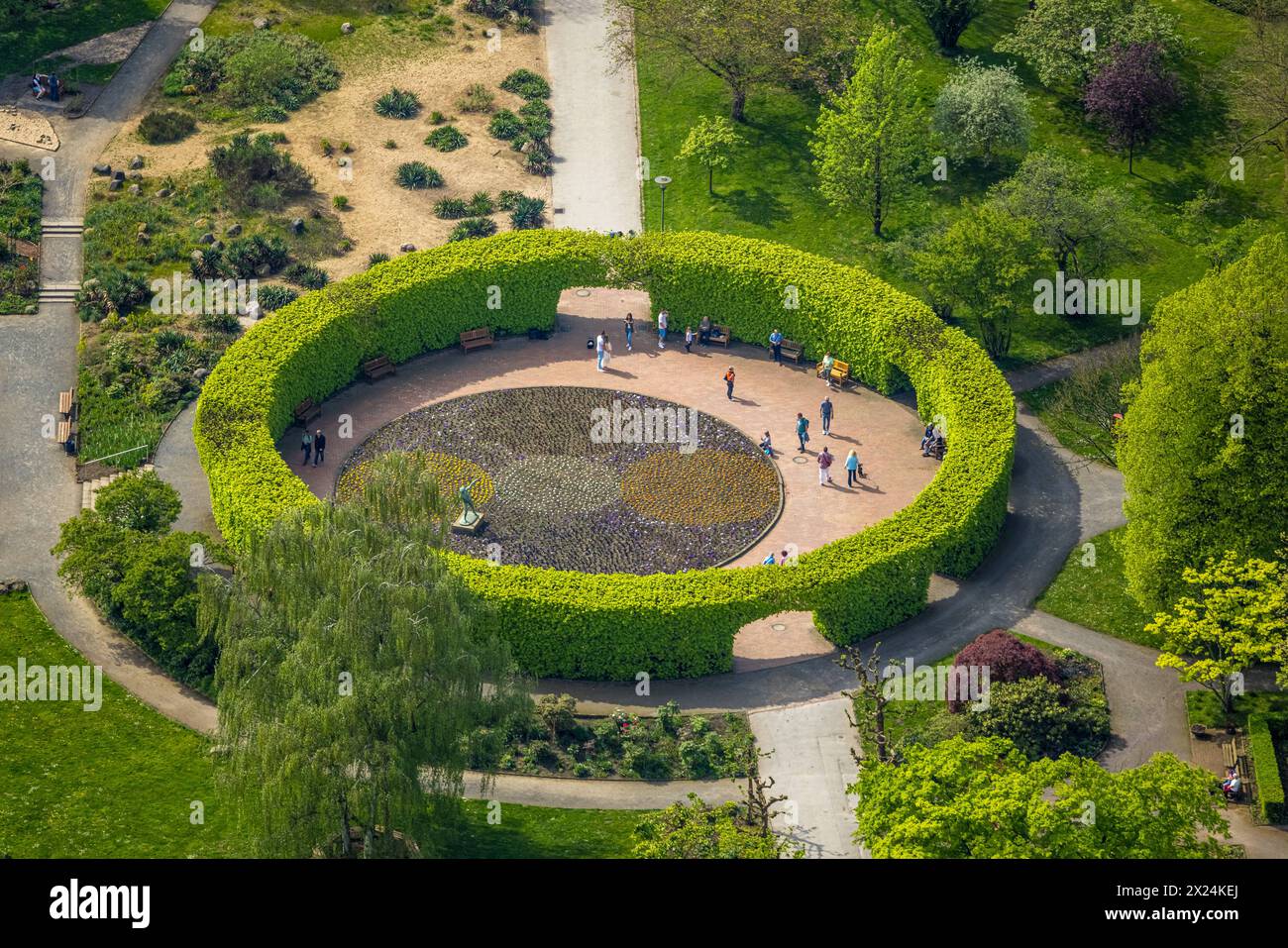 Luftbild, Grugapark, Rundweg Pflanzen der Welt, Skulptur Speerwerferin ...