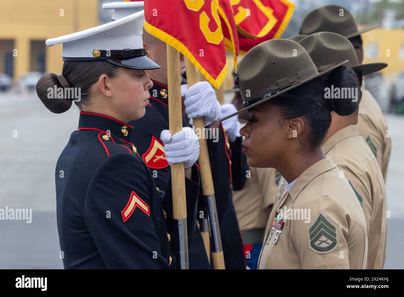 Basic combat training graduation hi-res stock photography and images ...