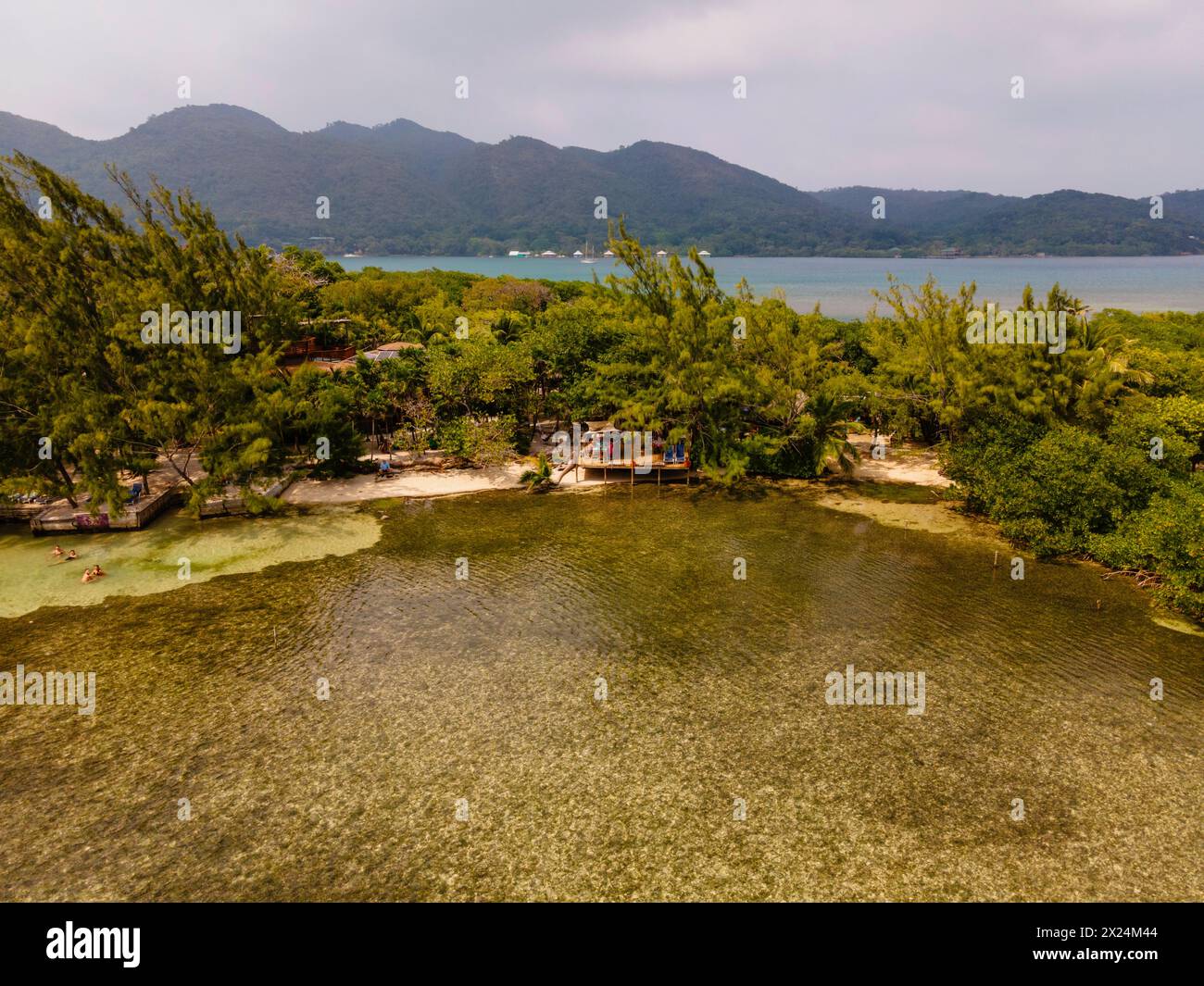 Aerial photograph of the Lime Cay Resort, Roat‡n, Honduras Stock Photo ...