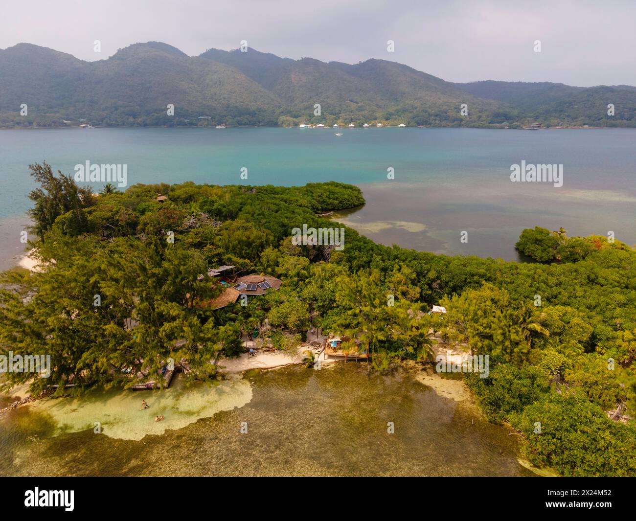 Aerial photograph of the Lime Cay Resort, Roat‡n, Honduras Stock Photo ...