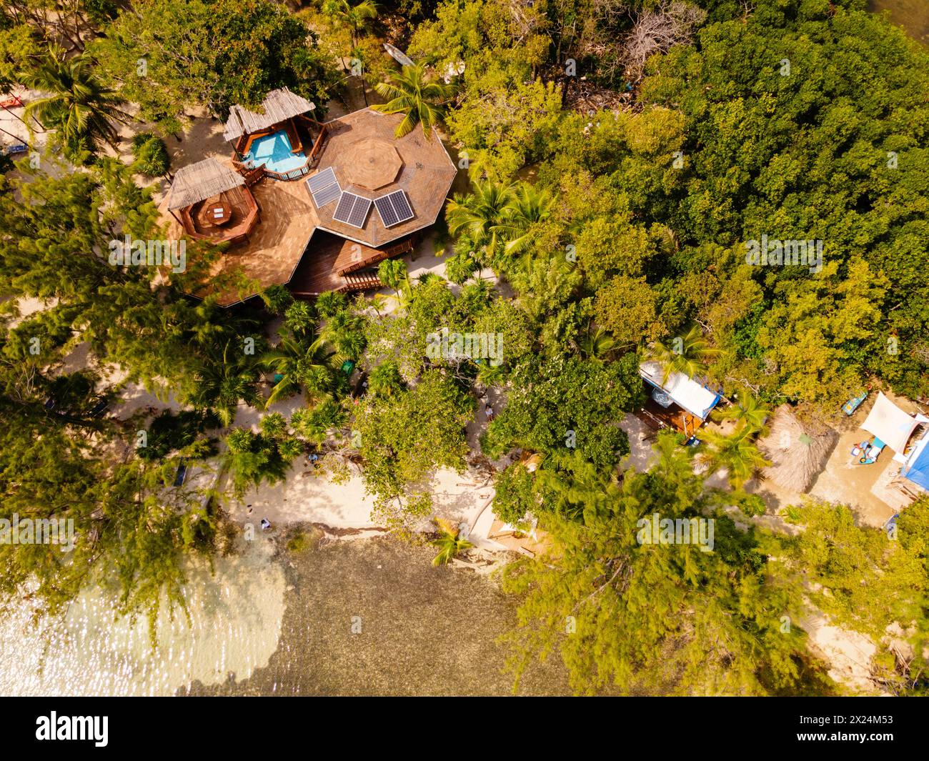 Cay resort hi-res stock photography and images - Alamy