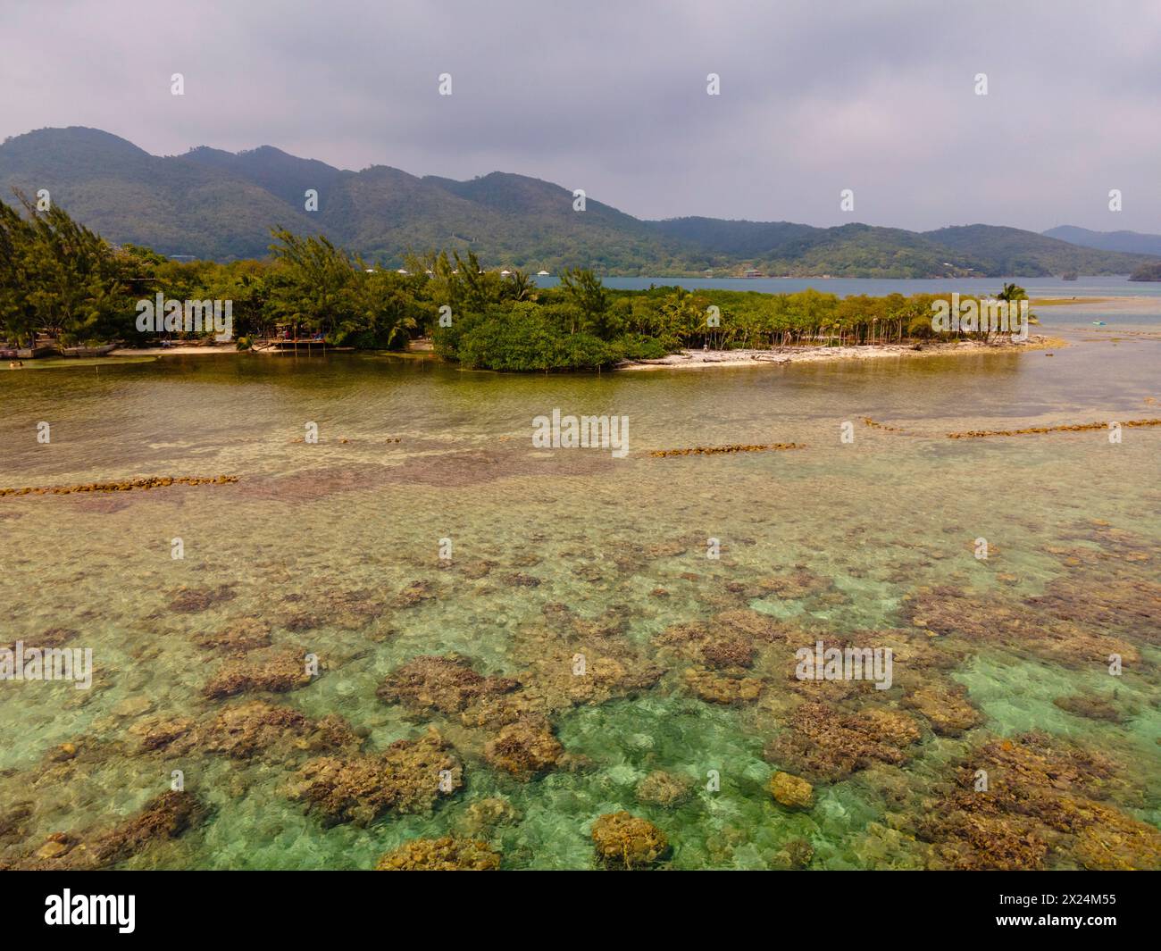 Aerial photograph of the Lime Cay Resort, Roat‡n, Honduras Stock Photo ...