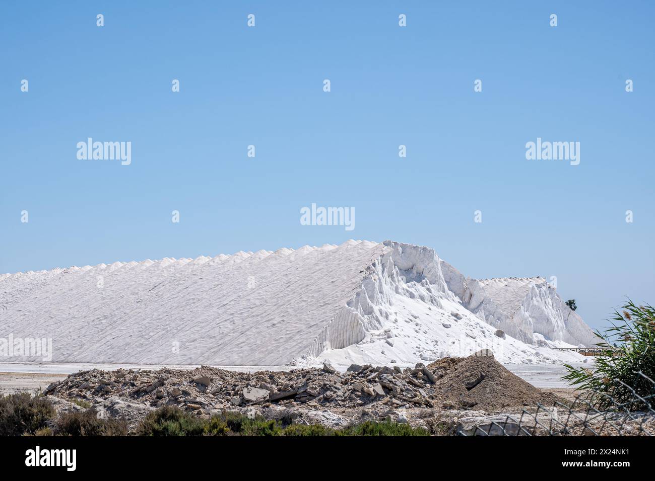 Monumental magnitude hi-res stock photography and images - Alamy