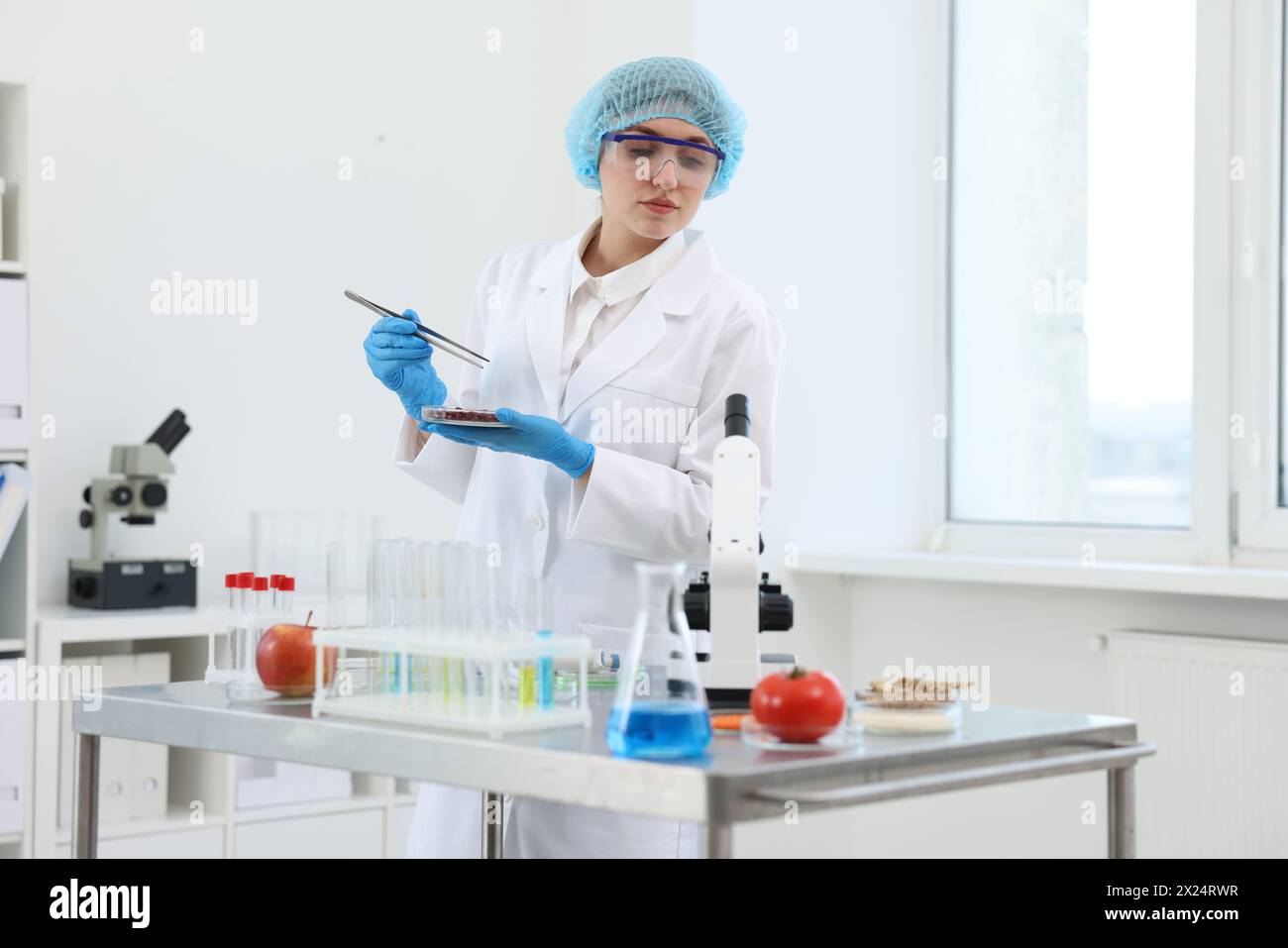 Female inspector kitchen hi-res stock photography and images - Alamy