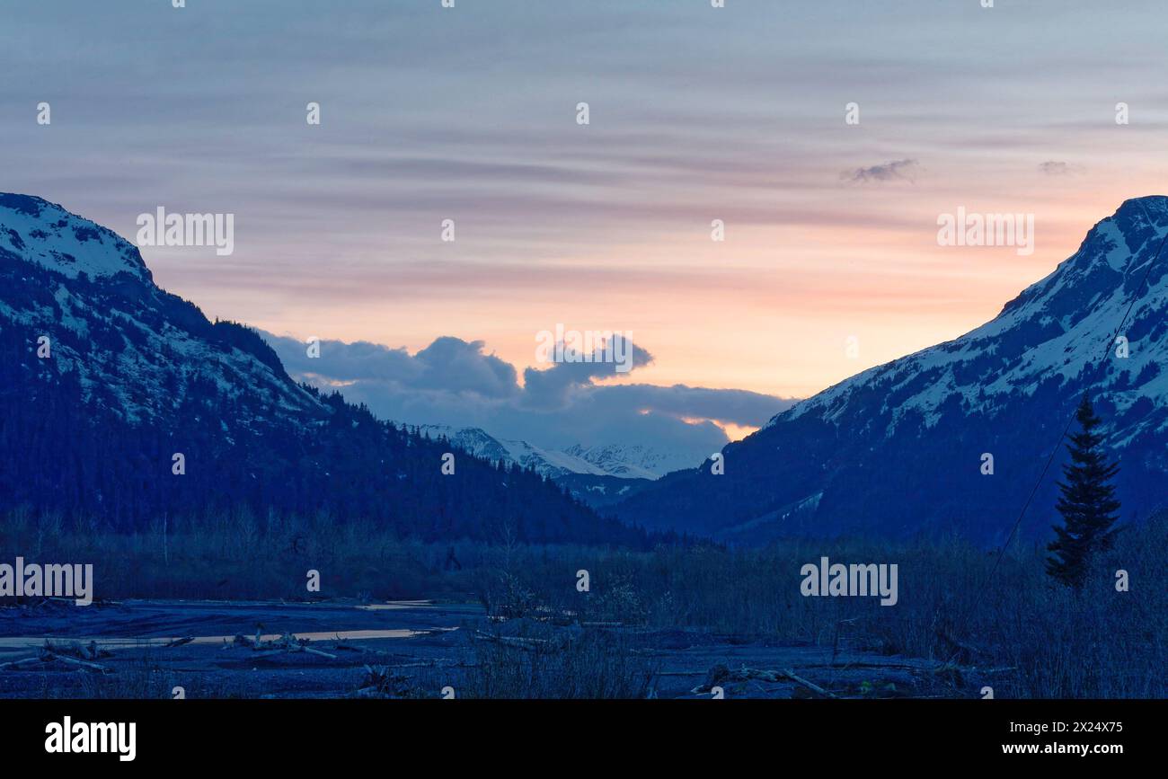 Alaska scenics hi-res stock photography and images - Alamy