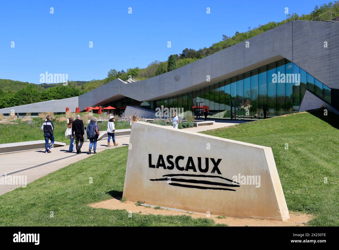 Lascaux IV, International Center for Cave Art (Centre international de ...