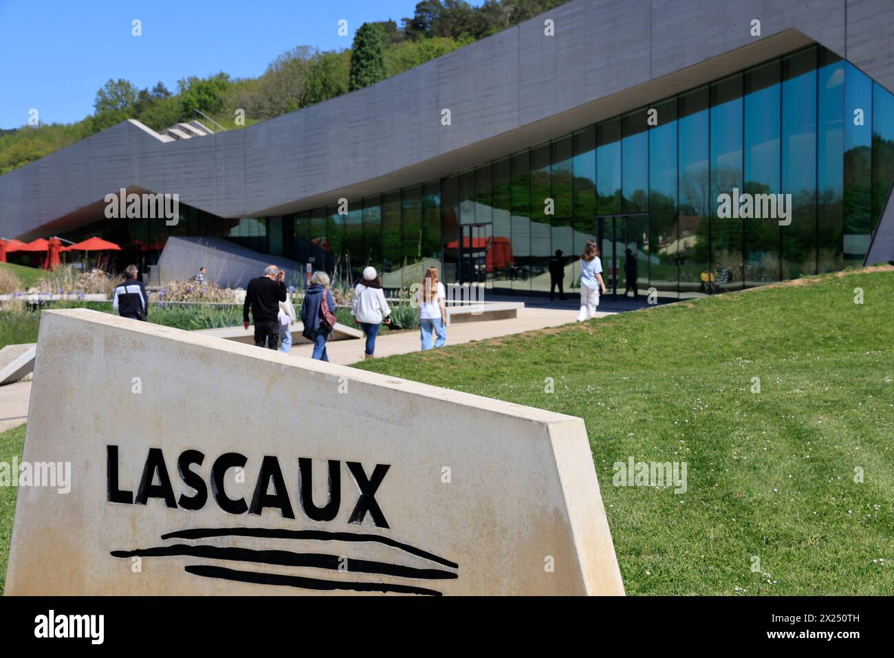 Lascaux IV, International Center for Cave Art (Centre international de ...