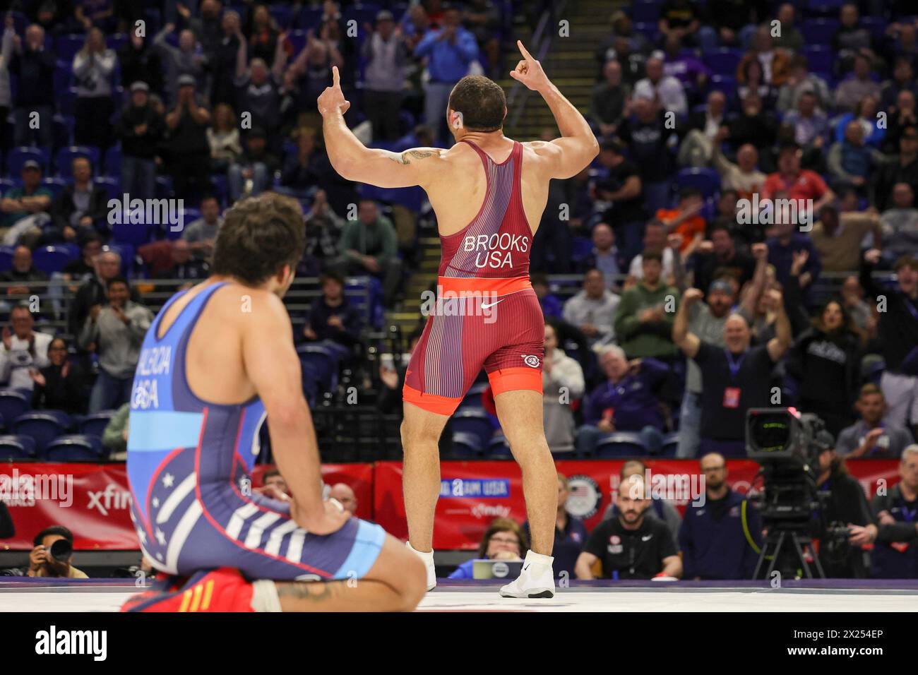 State College, Pennsylvania, USA. 19th Apr, 2024. AARON BROOKS (red ...