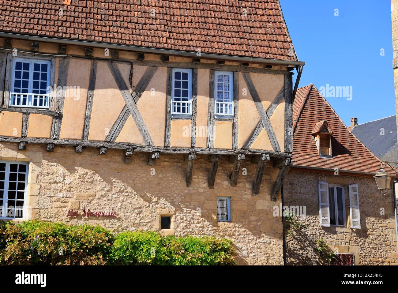 The village of Montignac Lascaux on the banks of the Vézère river in ...
