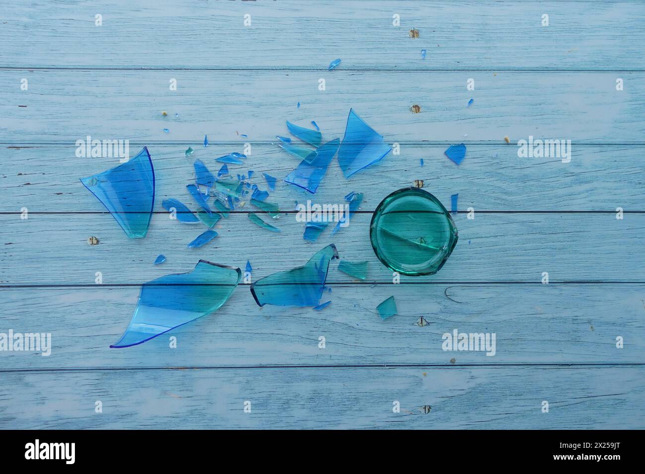 Broken glasses ground hi-res stock photography and images - Alamy