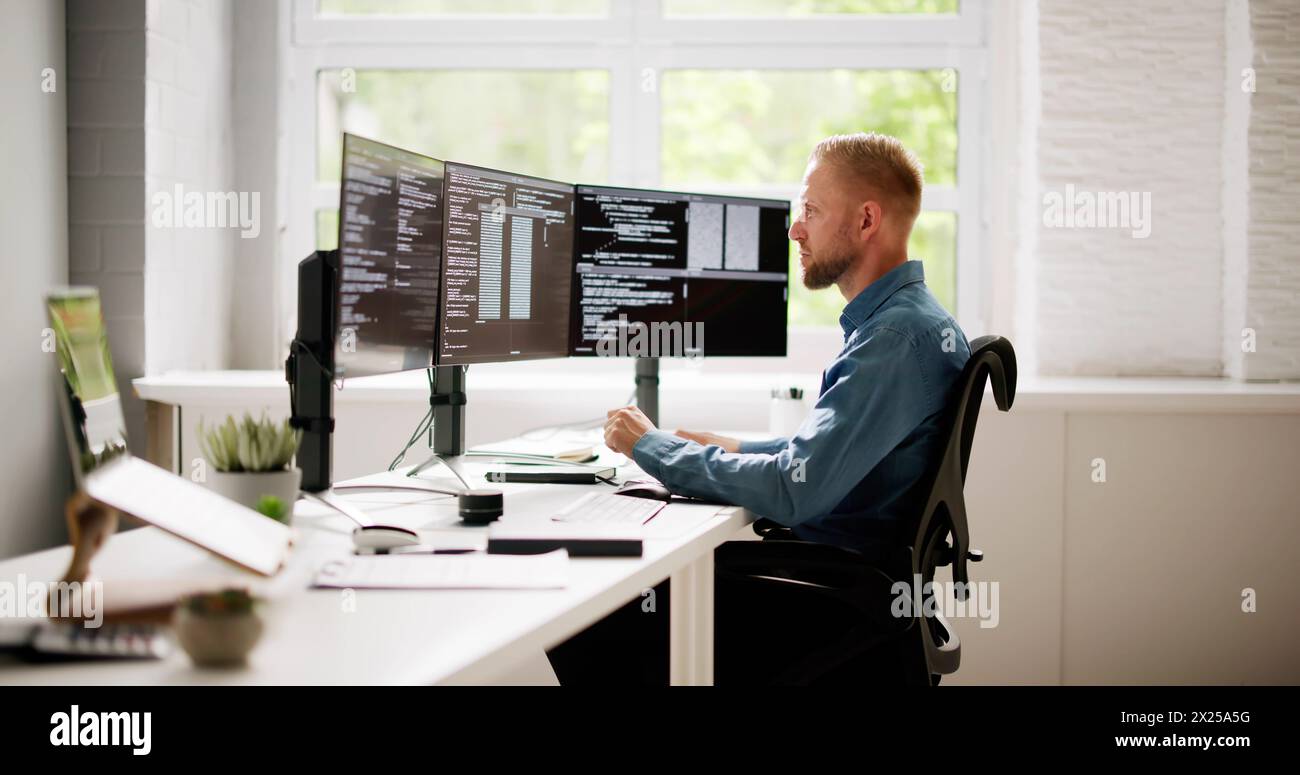 Computer monitor code programmers hi-res stock photography and images ...