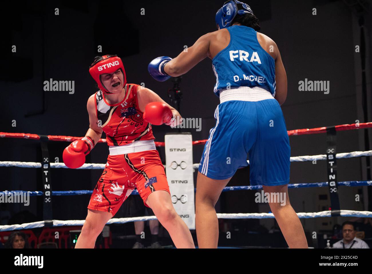 Women boxing hi-res stock photography and images - Alamy