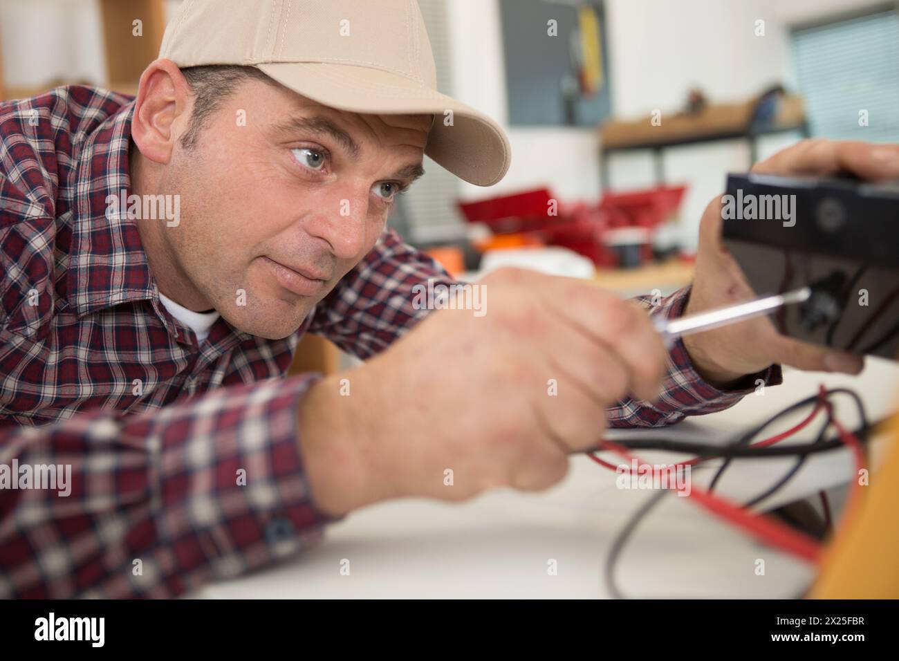 Configure hardware hi-res stock photography and images - Alamy