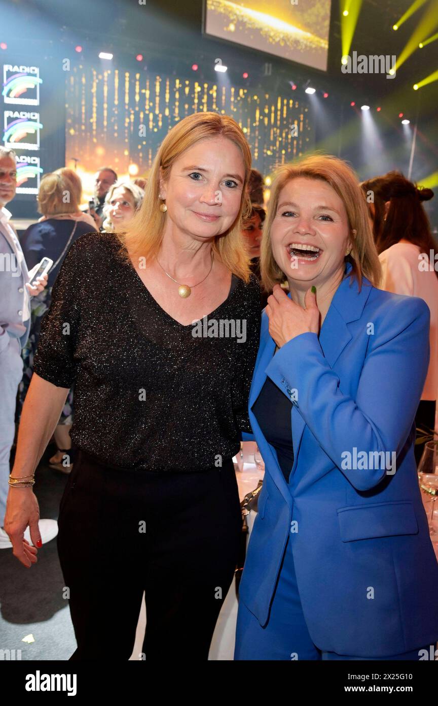 Annette Frier mit Schwester Sabine Frier bei der Verleihung des 24 ...