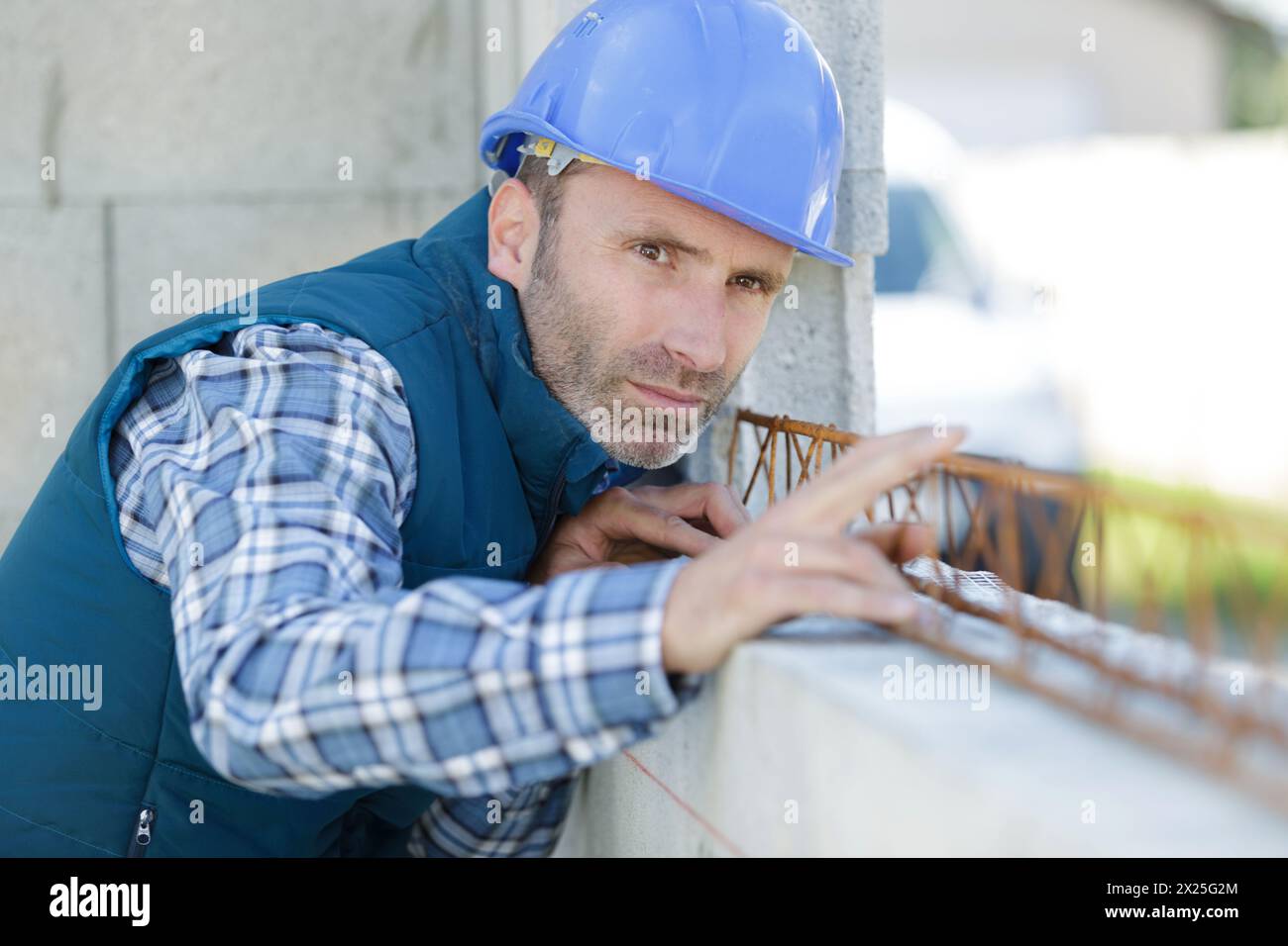 builder man during preparatory work Stock Photo - Alamy