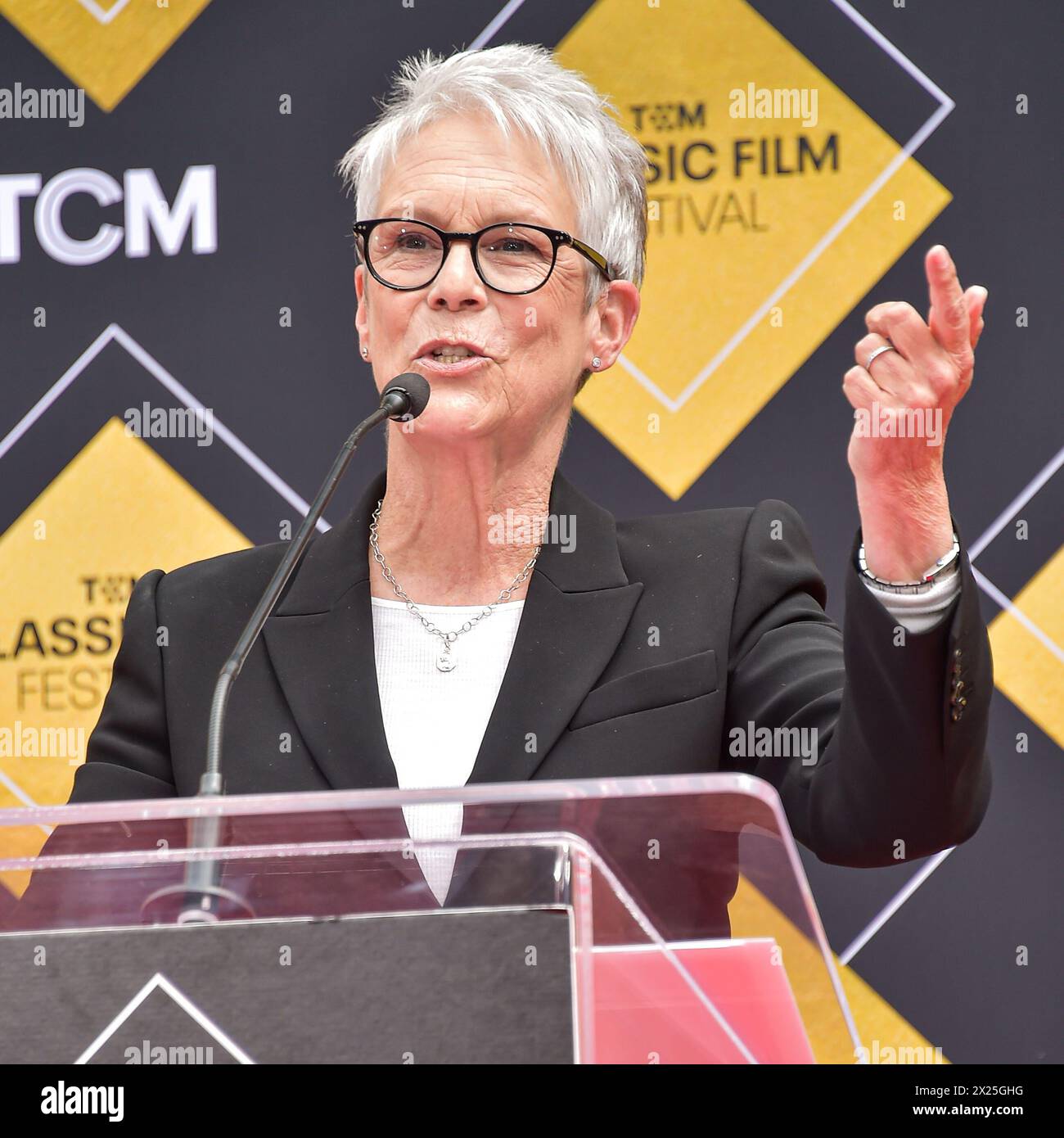 HOLLYWOOD, LOS ANGELES, CALIFORNIA, USA - APRIL 19: Jamie Lee Curtis ...