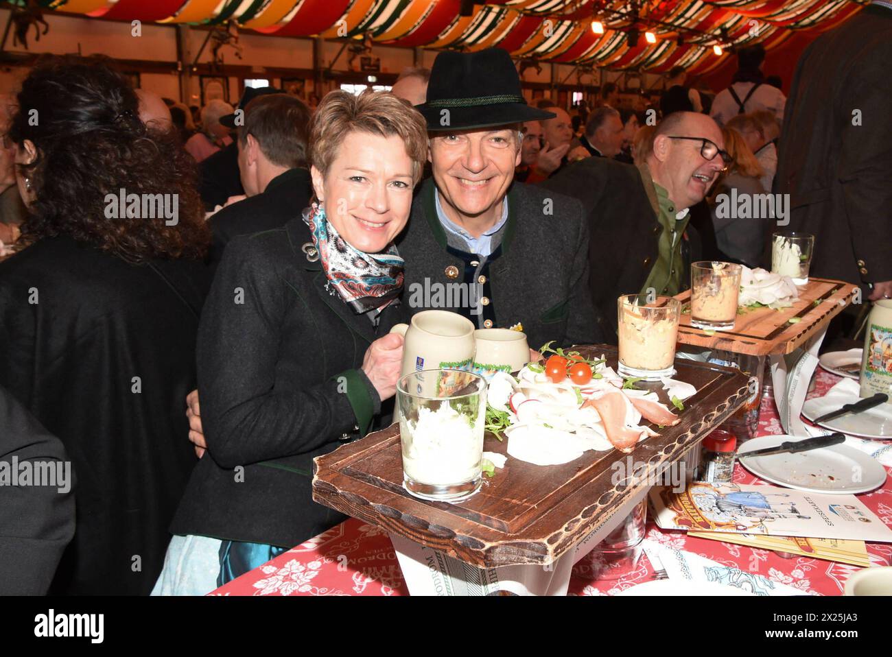 Irmgard Dr Michael Moeller Hofbraeu Vorstand Muenchen 19.04.2024 ...
