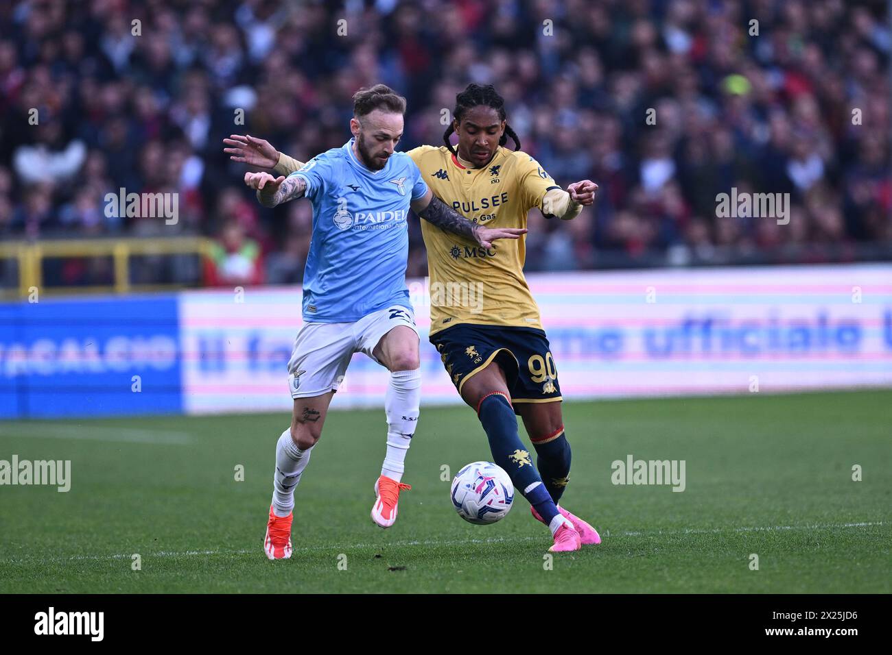 Manuel Lazzari (Lazio)Djed Spence (Genoa) during the Italian Serie A match between Genoa 0-1 ...