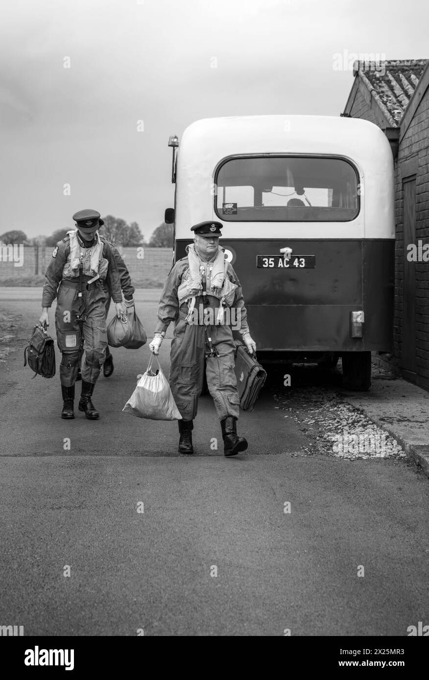Ww2 airfield hi-res stock photography and images - Alamy
