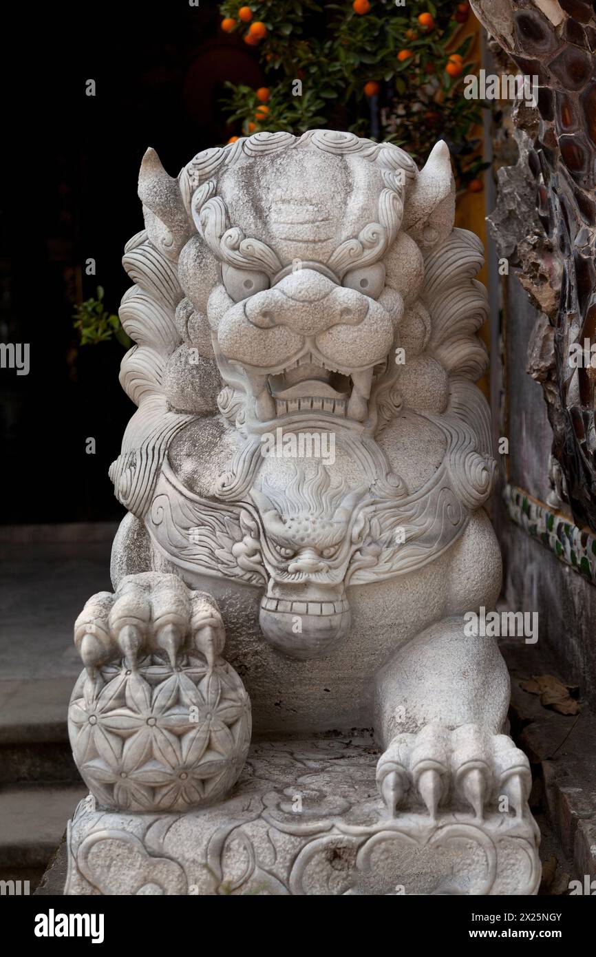 Chinese temple dog hi-res stock photography and images - Alamy