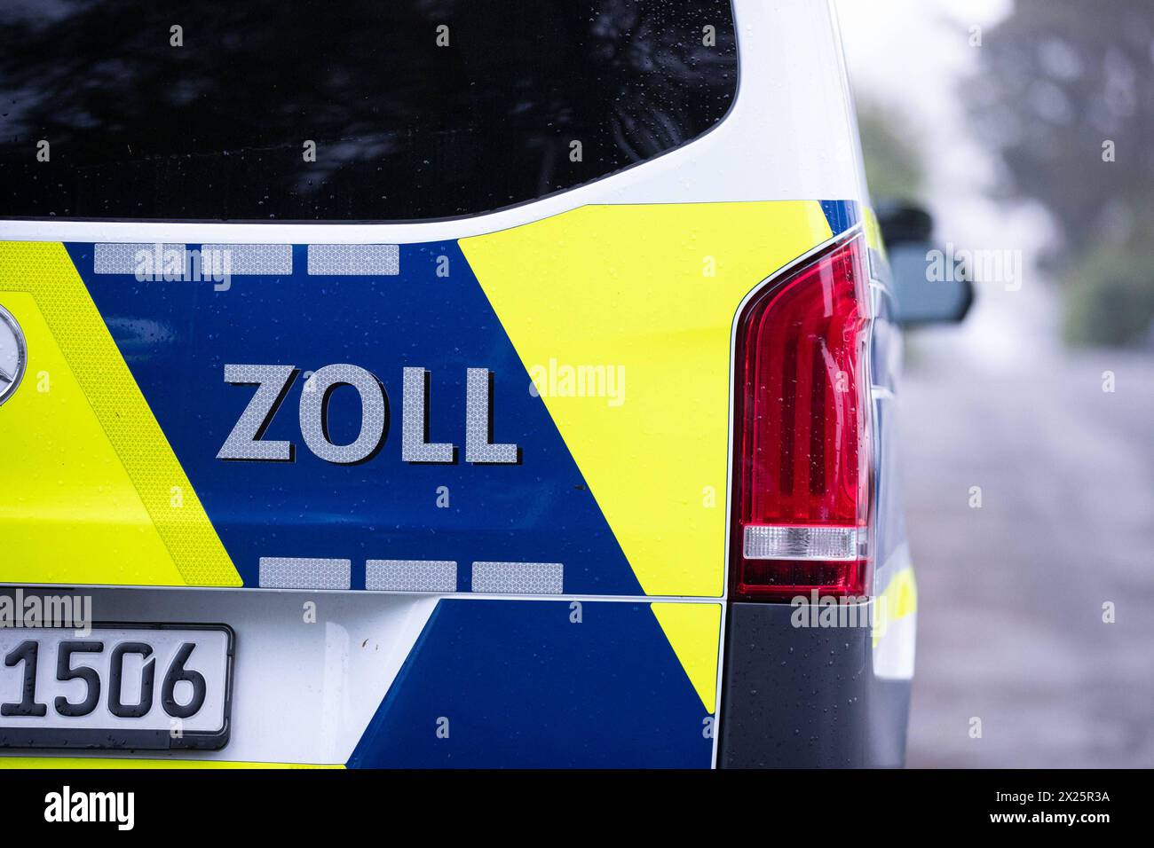 Ein Zollfahrzeug - Zoll *** A customs vehicle Customs Stock Photo - Alamy