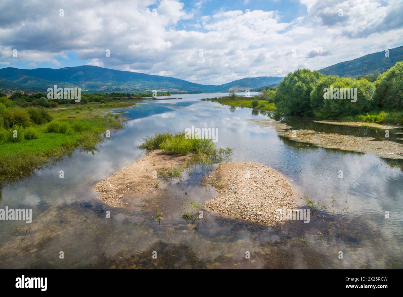 Embalses del valle hi-res stock photography and images - Alamy