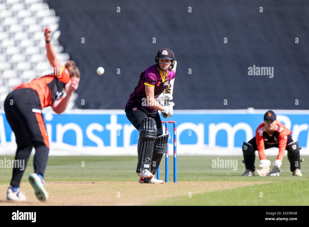 Central Sparks Eve Jones faces the bowling of Blaze's Grace Ballinger ...
