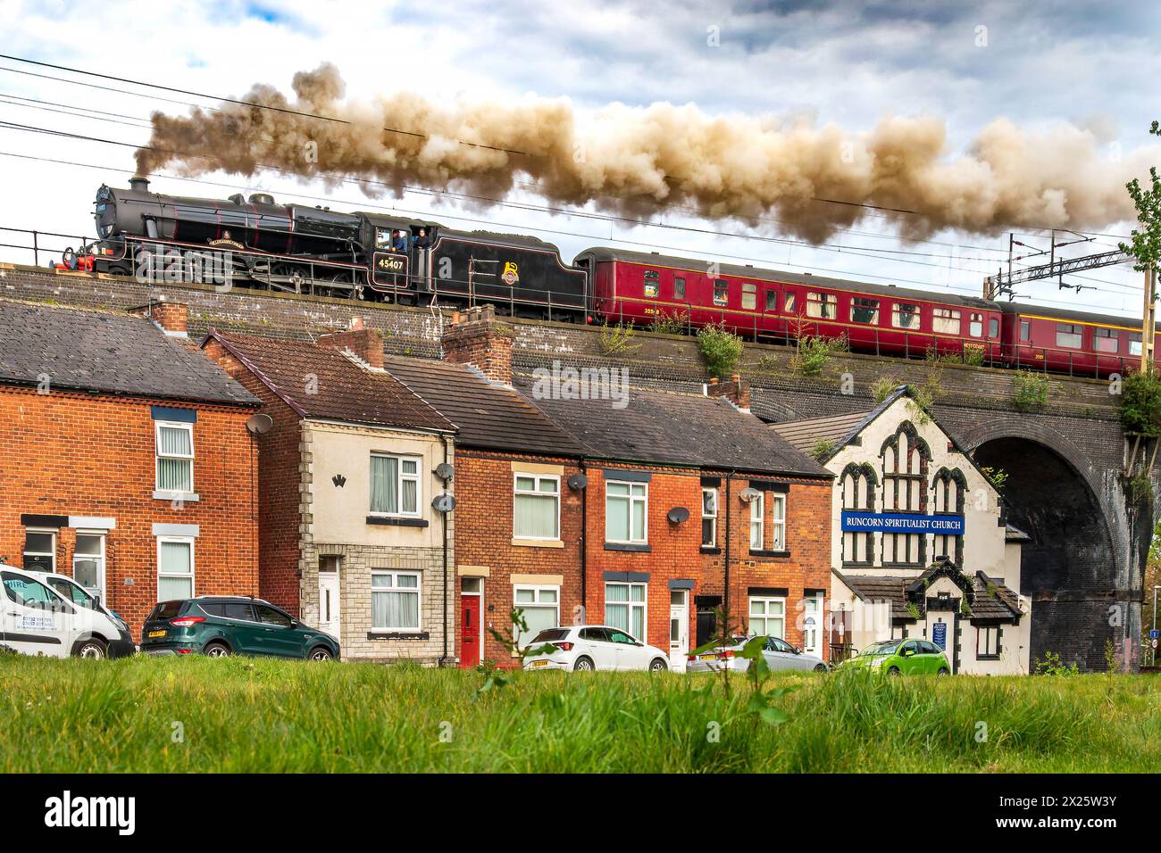 Stanier Black 5 steam locomotive The Lancashire Fusilier hauling the ...