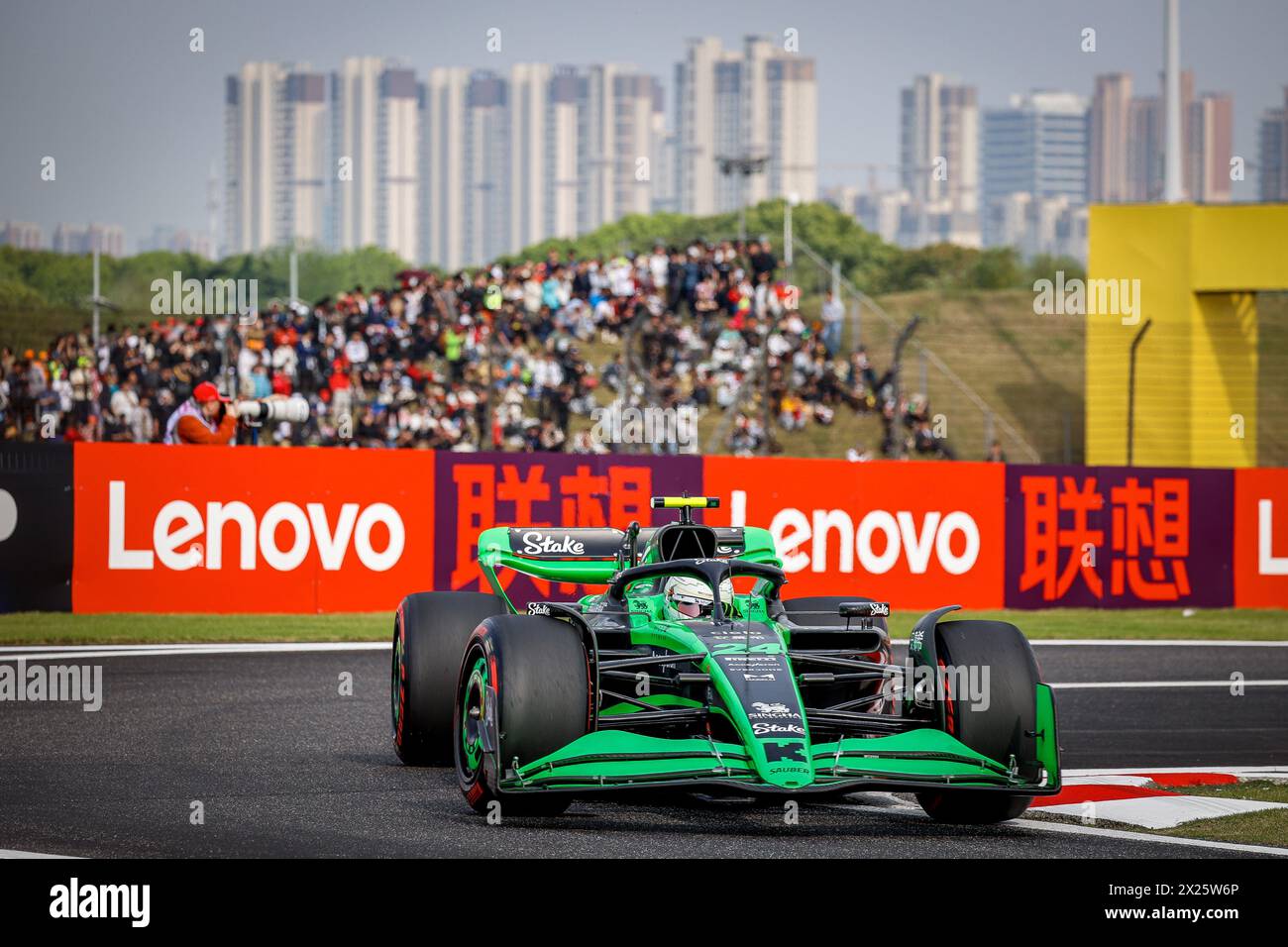 24 ZHOU Guanyu (chi), Stake F1 Team Kick Sauber C44, action during the Formula 1 Lenovo Chinese ...