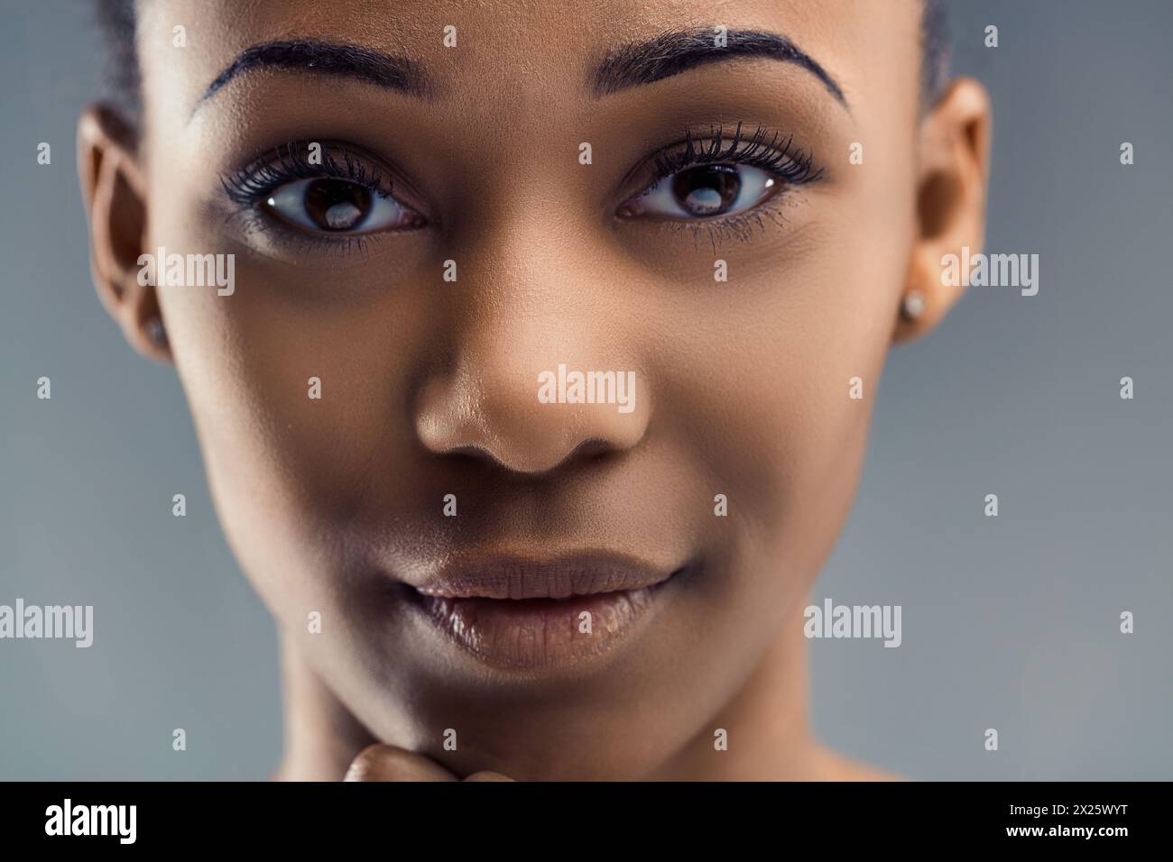 Detailed portrait features hi-res stock photography and images - Alamy