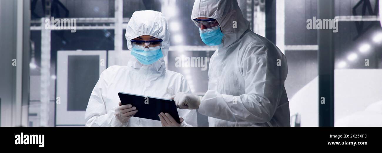 Clean room laboratory talking hi-res stock photography and images - Alamy