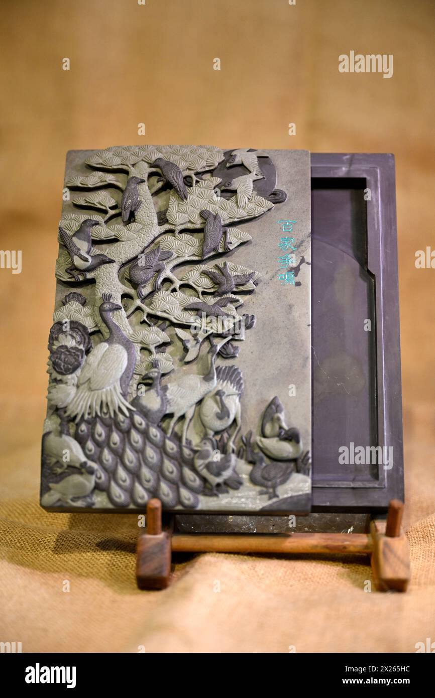 (240420) -- YINCHUAN, April 20, 2024 (Xinhua) -- This photo taken on ...