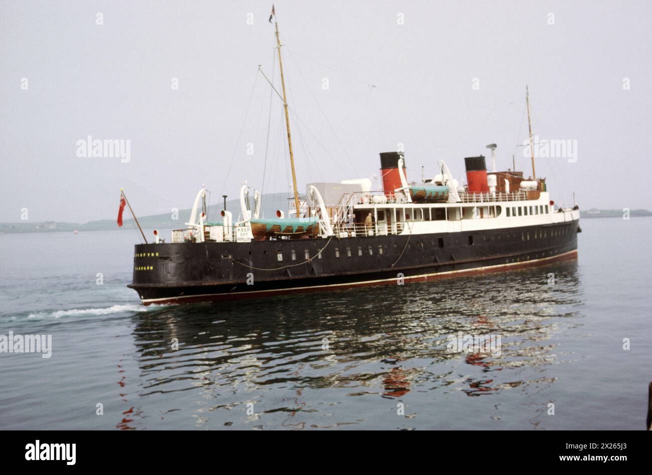 MV Lochfyne leaving Oban Stock Photo - Alamy