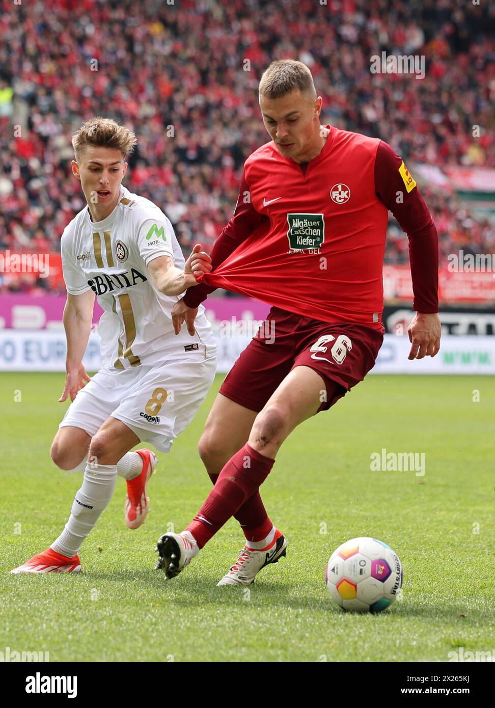20 April 2024, Rhineland-Palatinate, Kaiserslautern: Soccer: Bundesliga ...